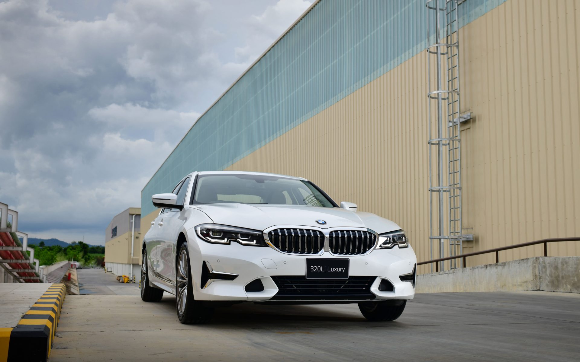 เปิดตัว บีเอ็มดับเบิลยู 320Li Luxury ใหม่ สมรรถนะการขับขี่เหนือชั้น ...