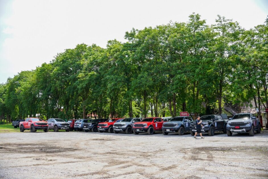 ฟอร์ด ชวนสาวกรถ " แร็พเตอร์ " ลุยสนามแข่งออฟโรดจริง ที่งาน ‘ Raptor Track Experience ...