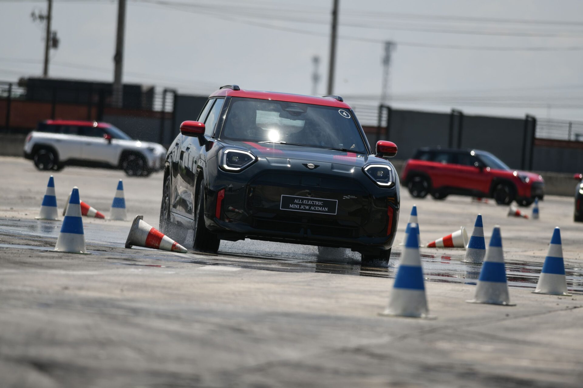 มินิ ประเทศไทย พามินิสเตอร์ปลุกความเป็นนักแข่งใน MINIJohn Cooper Works ...